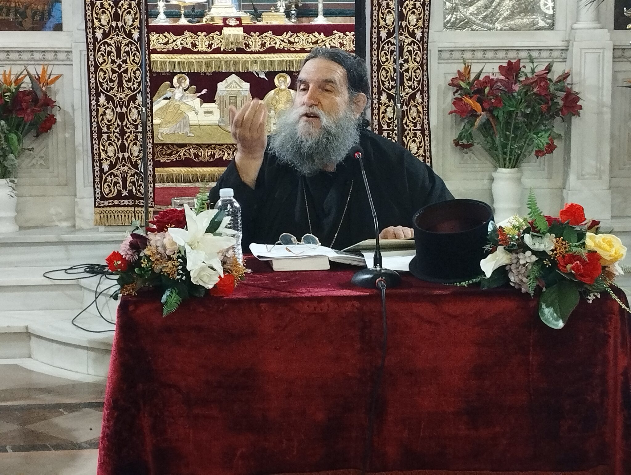 Καθηλωτική η ομιλία του π. Ευάγγελου Παπανικολάου στην Ευαγγελίστρια ...