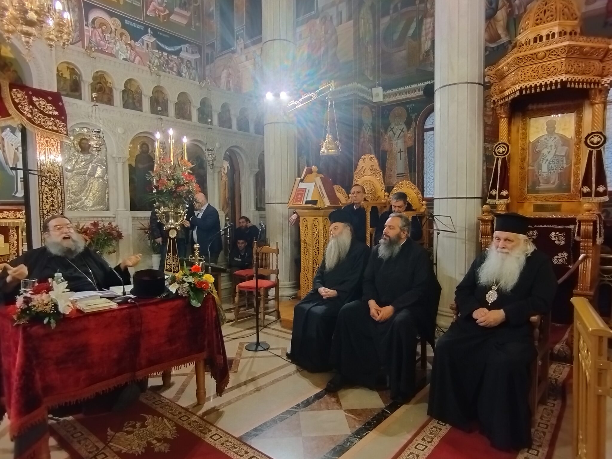 Καθηλωτική η ομιλία του π. Ευάγγελου Παπανικολάου στην Ευαγγελίστρια ...
