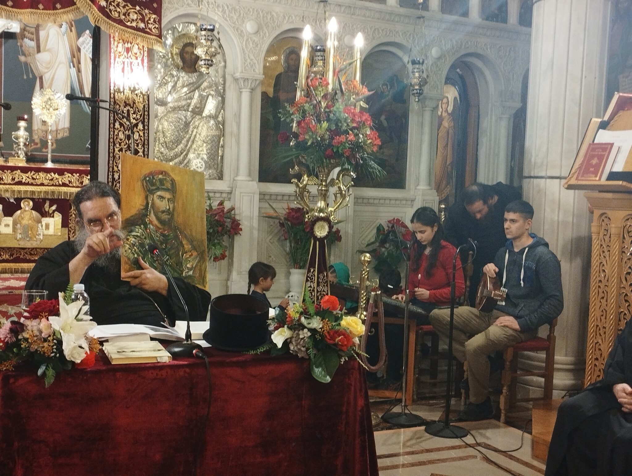 Καθηλωτική η ομιλία του π. Ευάγγελου Παπανικολάου στην Ευαγγελίστρια ...